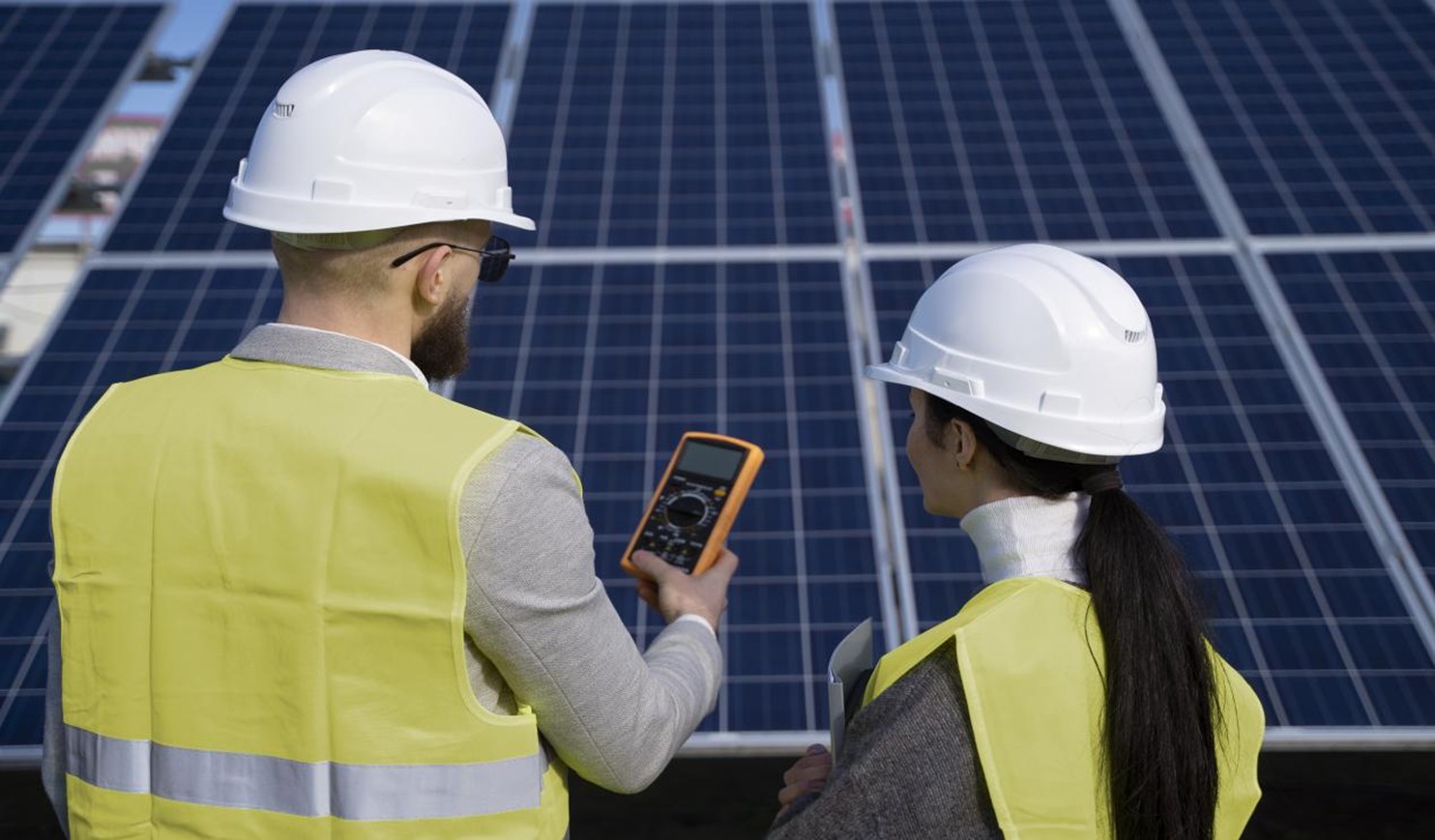How Smart Solar Monitoring Helps You Save More
