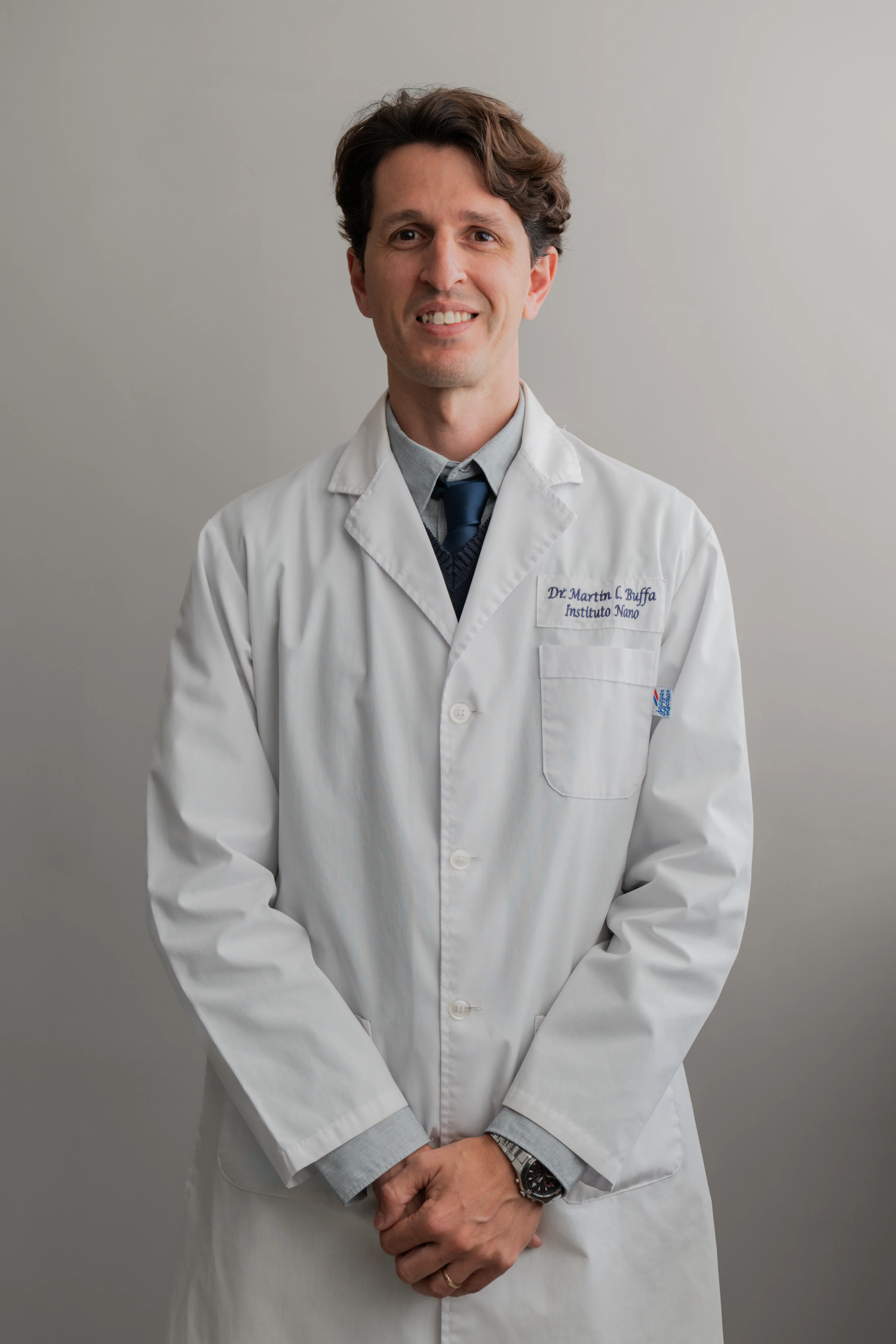 Dr. Hugo Daniel Nano y Equipo Médico - Excelencia en Oftalmología