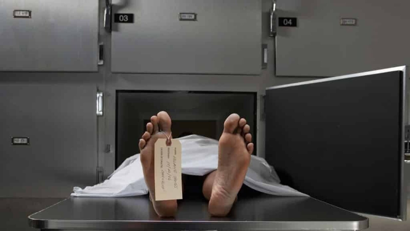 Horror a hullaházban: elkezdett mozogni a halott nő | Nap Híre