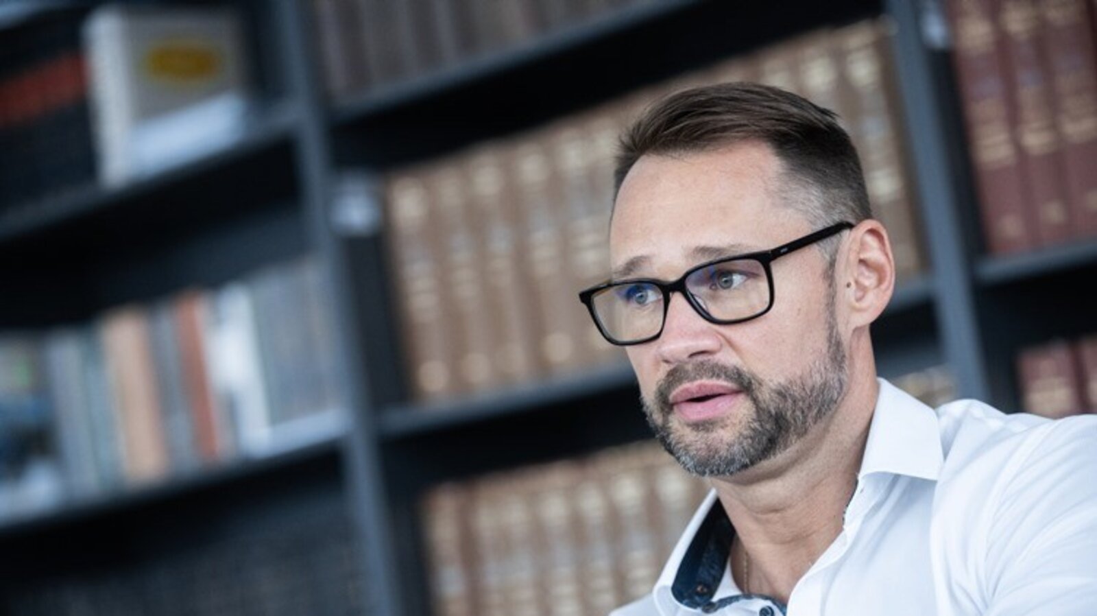 Rendkívüli hír: tragikus hirtelenséggel elhunyt Jakab Ferenc virológus ... Rendkívüli hír: tragikus hirtelenséggel elhunyt Jakab Ferenc virológus ...