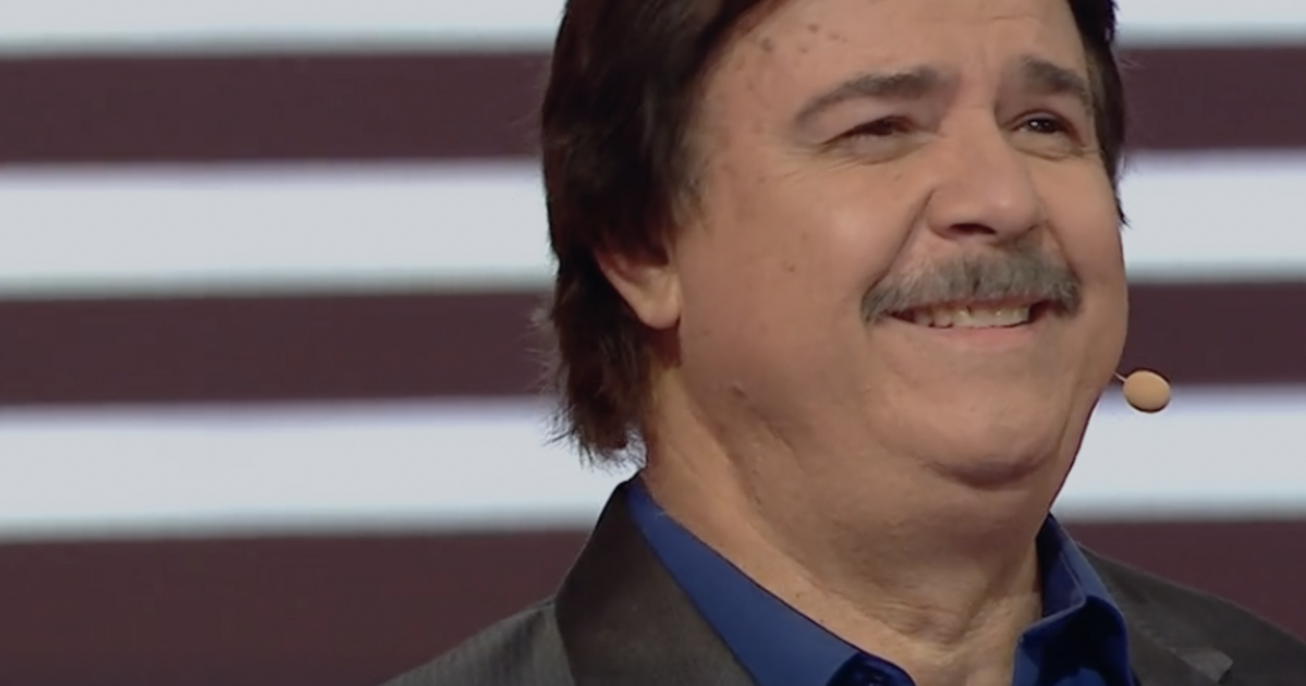 Bankot robbantott a magyar humorista | Nap Híre