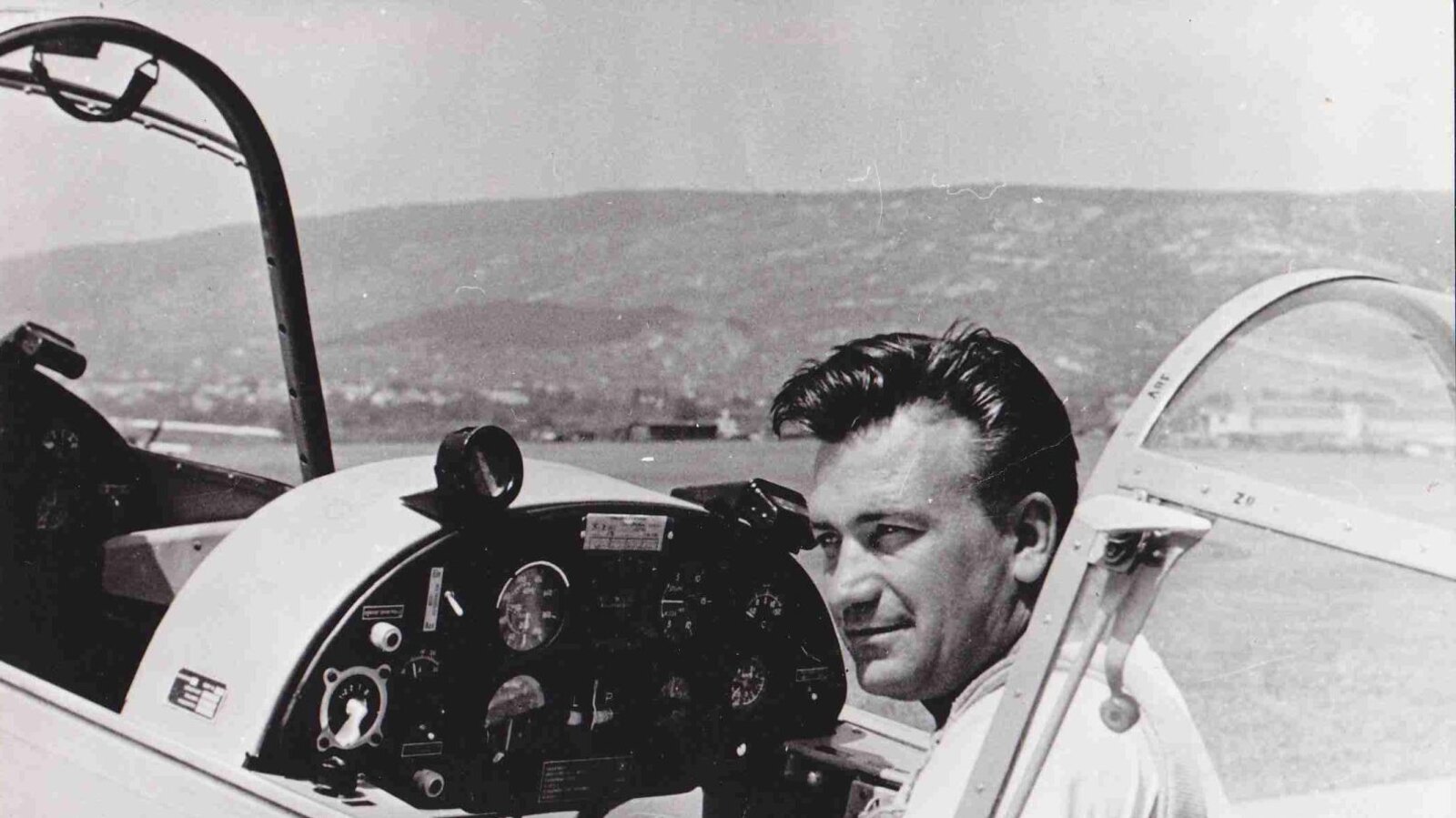 90 évesen ehunyt a magyar műrepülő világbajnok | Nap Híre