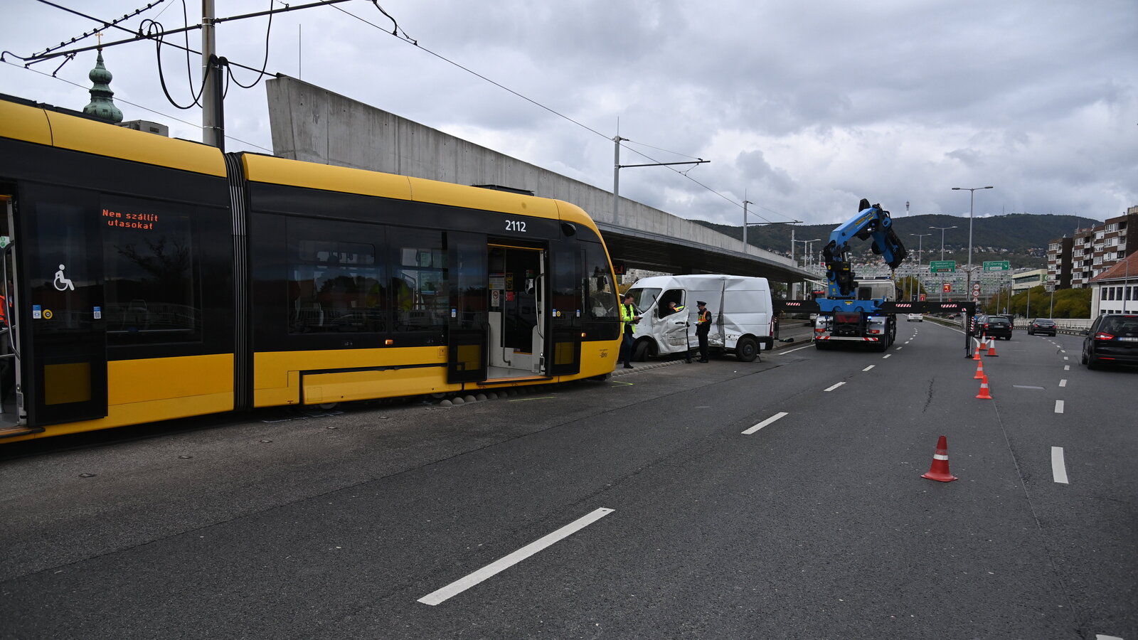 Szörnyű baleset történt Budapesten, kisiklott a villamos és sérült is ...