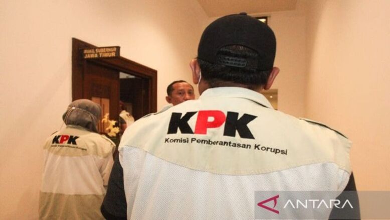 Kantor Gubernur Jawa Timur Digeledah, Khofifah Sebut Tak Ada Dokumen ... Kantor Gubernur Jawa Timur Digeledah, Khofifah Sebut Tak Ada Dokumen ...