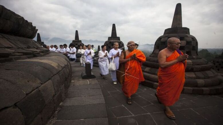 6 Mei Bukan Tanggal Merah, Hari Raya Waisak Jatuh di Tanggal 4 Juni 2023 | Narasi TV