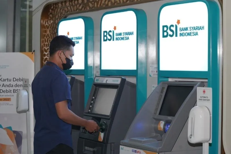 Bertahap, Layanan Kantor Cabang dan ATM BSI Kembali Pulih | Narasi TV