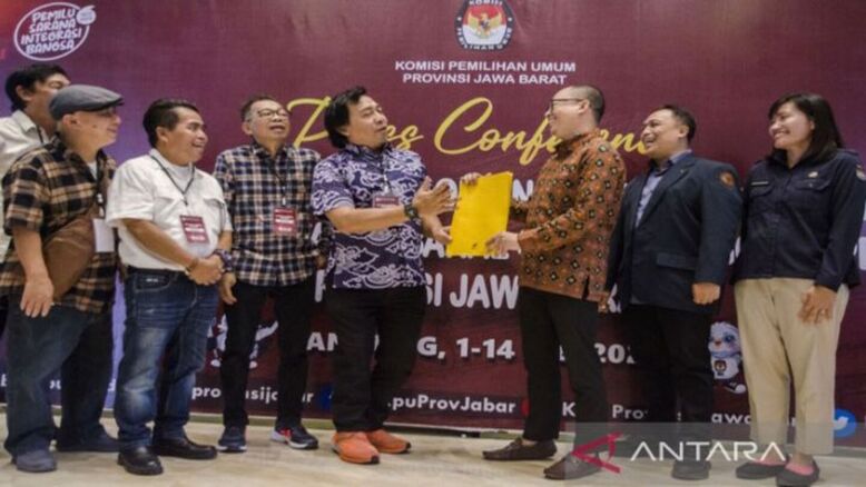 Komeng Maju Caleg DPD Jawa Barat: “Satire Berpindah ke DPD RI” | Narasi TV