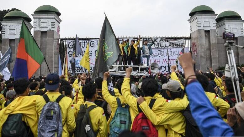 BEM di Kampus: Pengertian, Fungsi, dan Contoh Programnya | Narasi TV BEM di Kampus: Pengertian, Fungsi, dan Contoh Programnya | Narasi TV