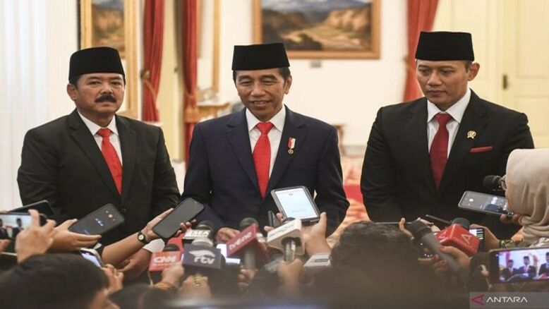 Resmi! Jokowi Lantik AHY dan Hadi Tjahjanto Jadi Menteri | Narasi TV Resmi! Jokowi Lantik AHY dan Hadi Tjahjanto Jadi Menteri | Narasi TV