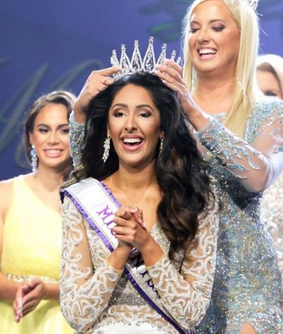 Miss Illinois International Deepa Dhillon crowned as Miss International ...