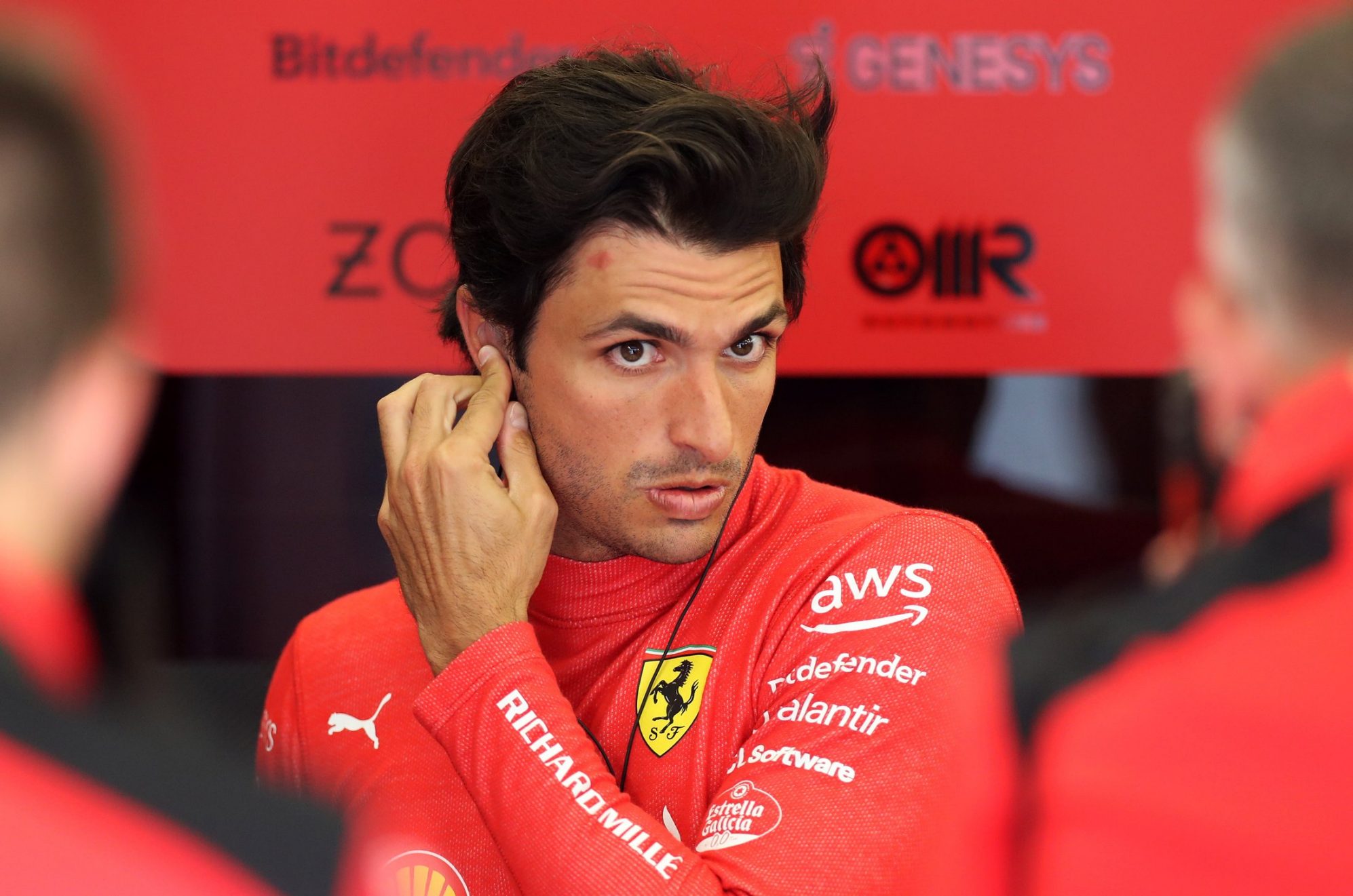 Sainz lo lắng Ferrari yếu thế hơn trước Red Bull và Aston Martin