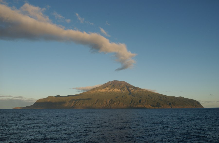 Tristan da Cunha Collection: 18 Pics from Earth's Most Remote Islands