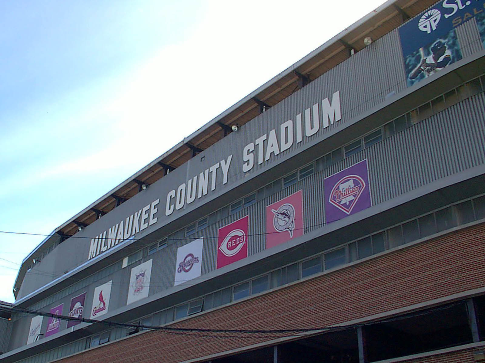 Brewers buy huge "Milwaukee County Stadium" letters