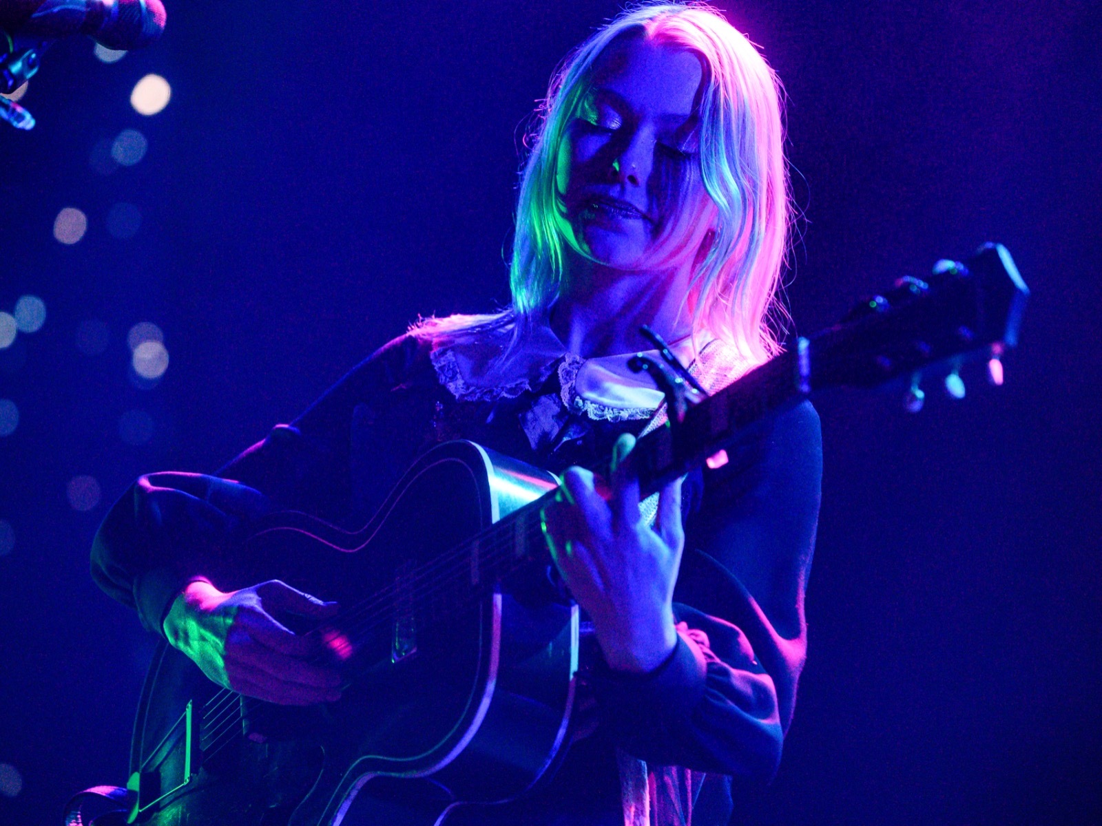 Phoebe Bridgers rocked the crowd - and a cheesehead - at the BMO Harris Pavilion