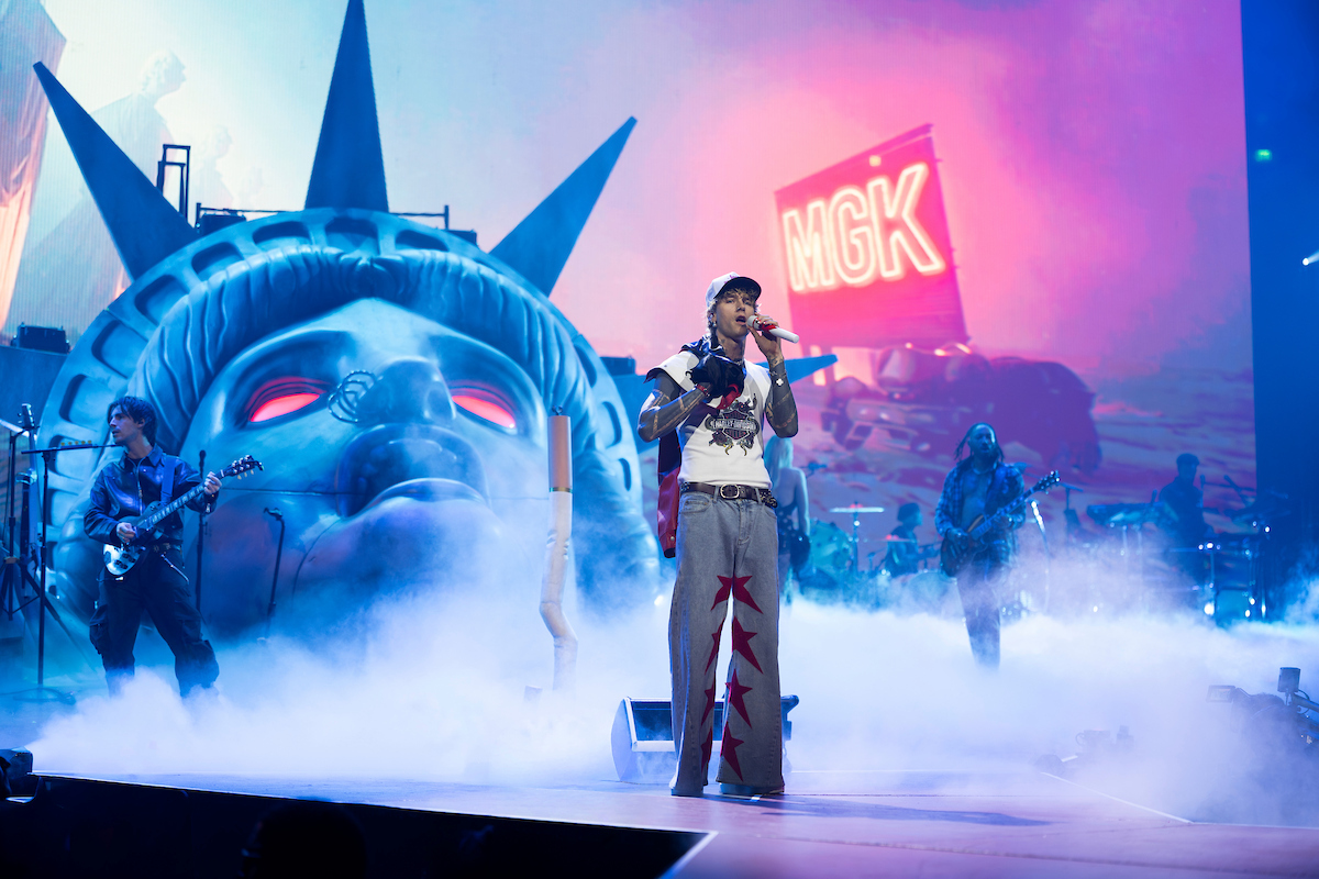 11 Reasons you should've gone to MGK's Lost Americana tour Stop at ...
