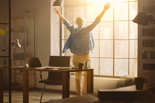 遠距工作者快記起來！讓你在家上班生產力更高的7個小秘訣 ｜ 凱文．瑞澤（Kevin Rizer） ／ 獨評讀好書 ｜ 獨立評論