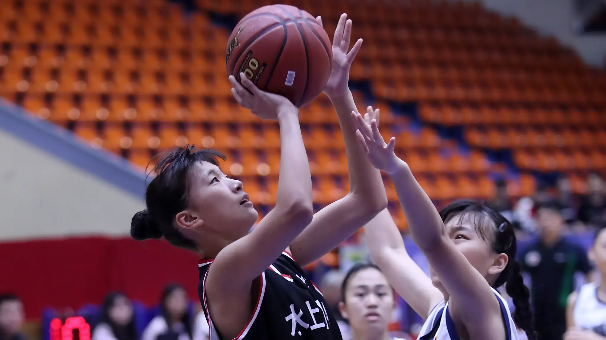 「現階段看來，莊如意的身材當然相對單薄，但接下來升上高中，加入更多體能及重訓菜單後，她應該有機會成為HBL教練期待的即戰力選項。」