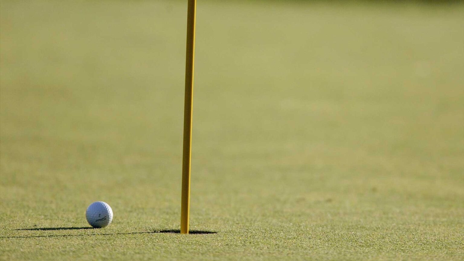 Golf Putting Drill: This will make your putting stroke super smooth