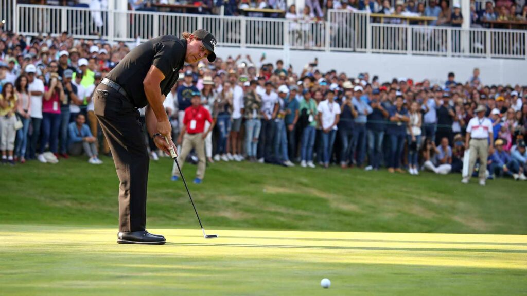 Phil Mickelson: The best putters in history do these 2 things
