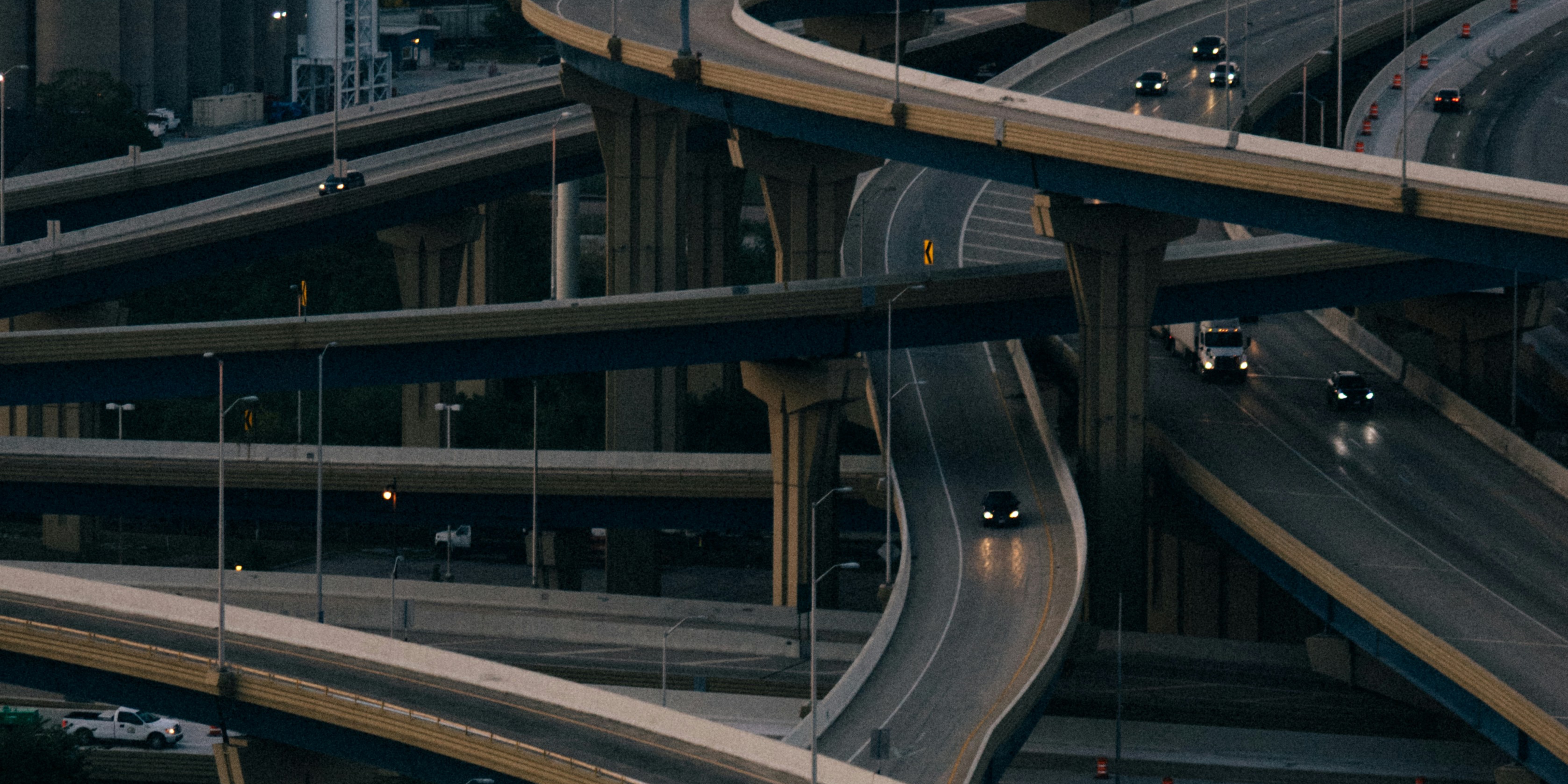 Urban highways as urban barriers