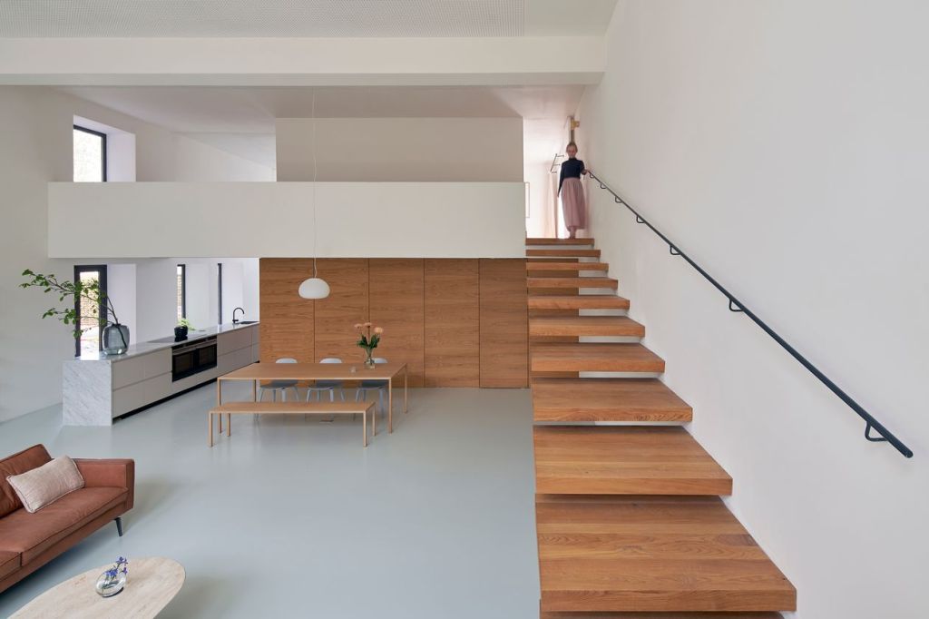 School gym turned two-storey 2,700 sf loft in Rotterdam