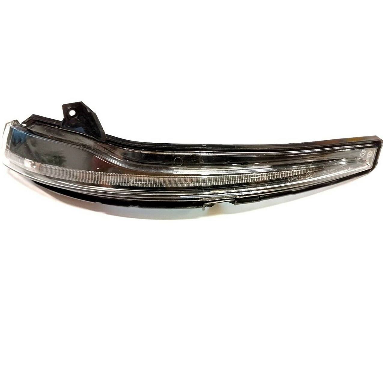 Mercedes Turn Signal Light Assembly – Passenger Right 0999067201 ...