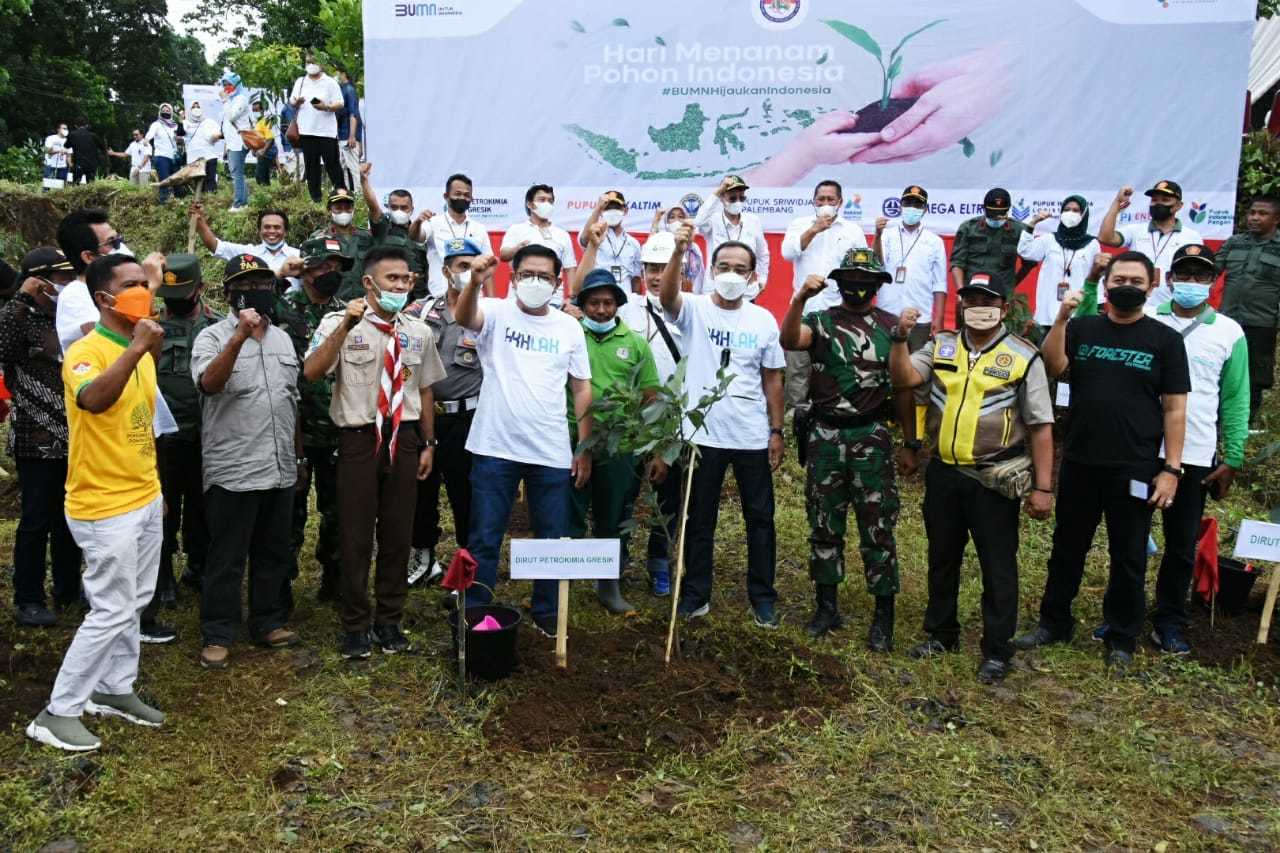 Dukung Gerakan BUMN Hijaukan Indonesia… | PT. Petrokimia Gresik Dukung Gerakan BUMN Hijaukan Indonesia… | PT. Petrokimia Gresik