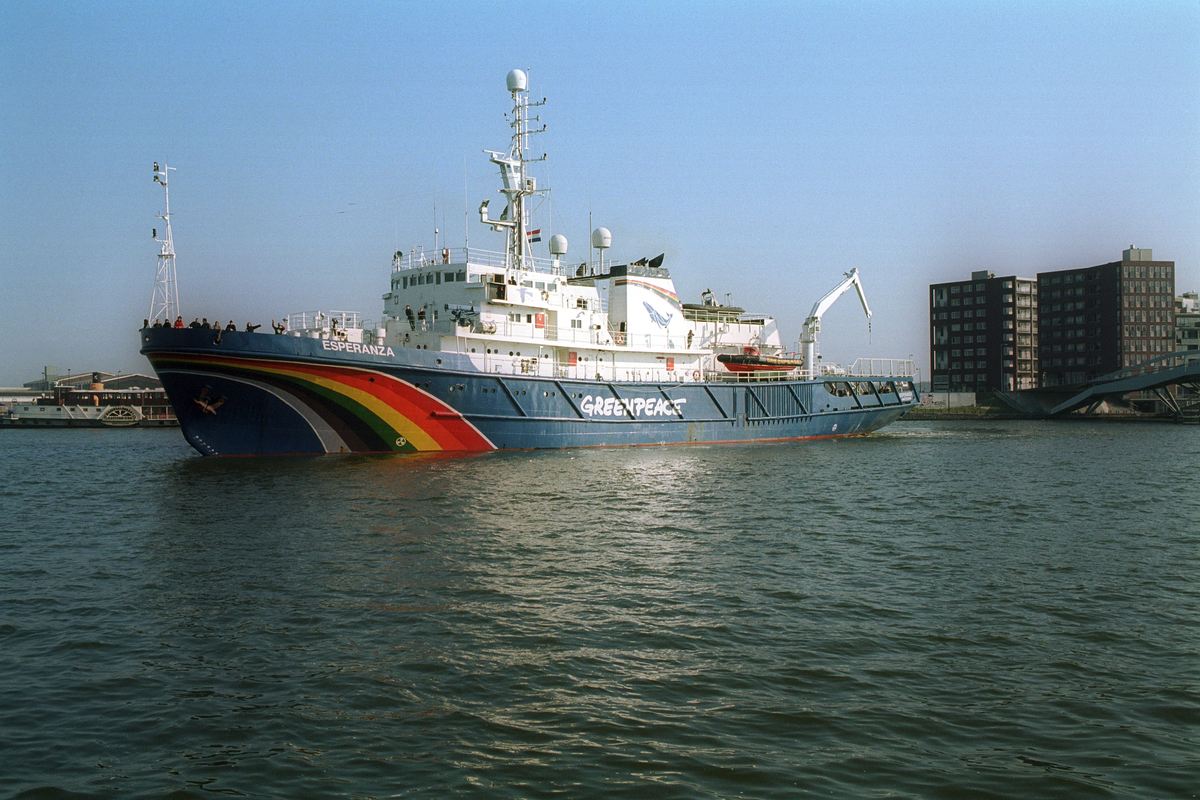 Nuestros barcos - Greenpeace