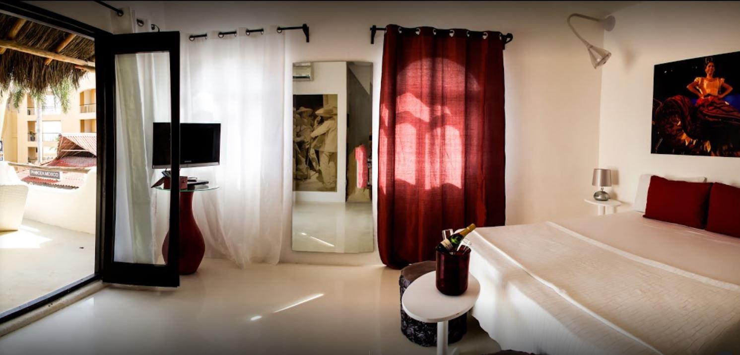 Fully-operational Hotel for Sale in Playa del Carmen - Living Riviera ...