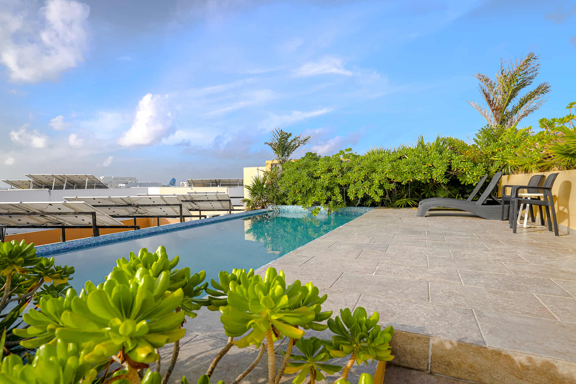 Maji: Great Lock-Off Condo Close to 5th Avenue - Living Riviera Maya ...