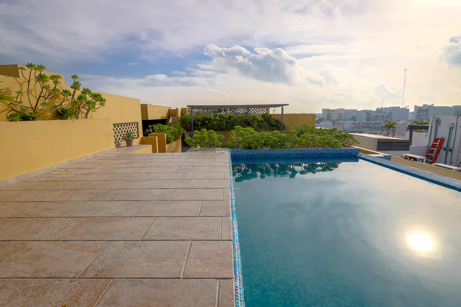 Maji: Great Lock-Off Condo Close to 5th Avenue - Living Riviera Maya ...