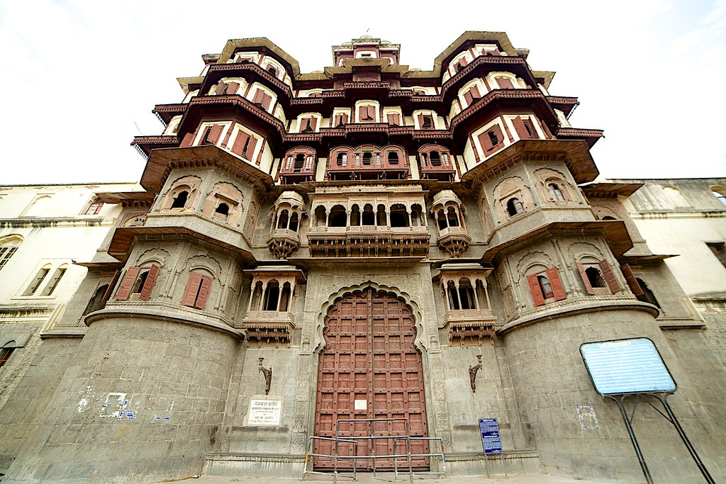 Rajwada Palace, India | Plugon