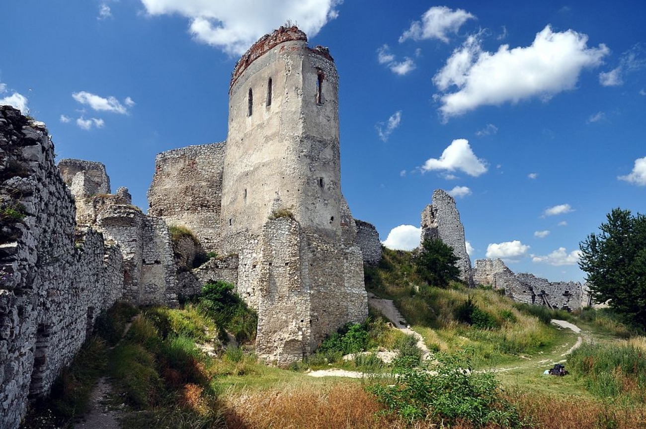 Čachtice Castle, Slovakia | Plugon