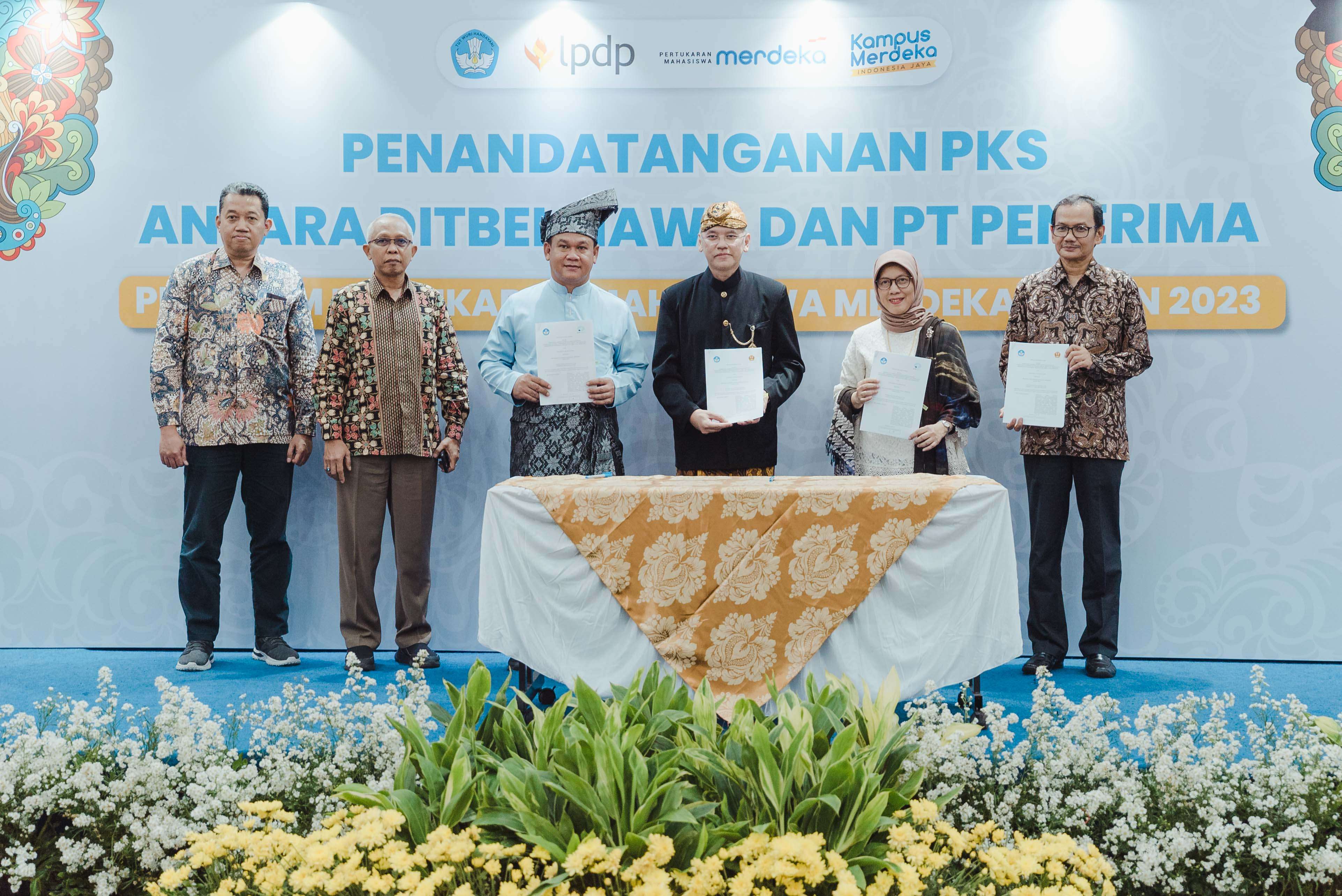 Perkuat Sinergi Kemendikbudristek Dan Perguruan Tinggi Tandatangani Perjanjian Kerja Sama 
