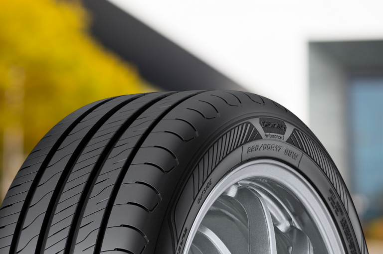 Goodyear lancia i nuovi EfficientGrip Performance 2 e Vector 4Season ...