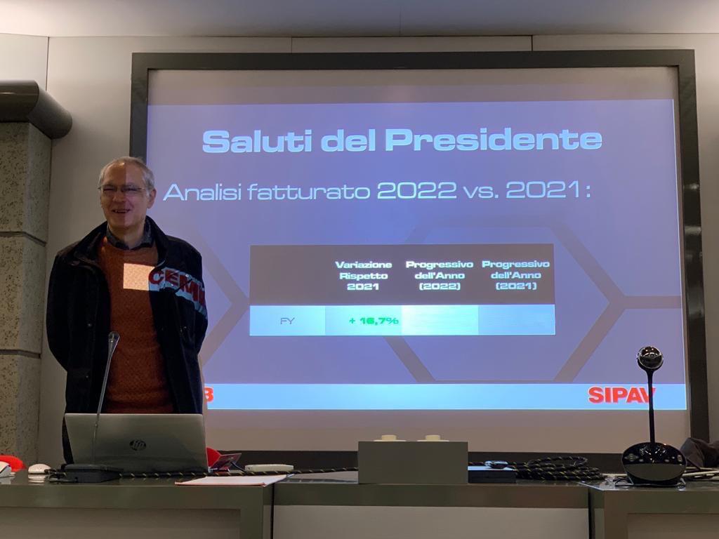 Riunione della forza vendita Sipav: nuovi prodotti, formazione e ...