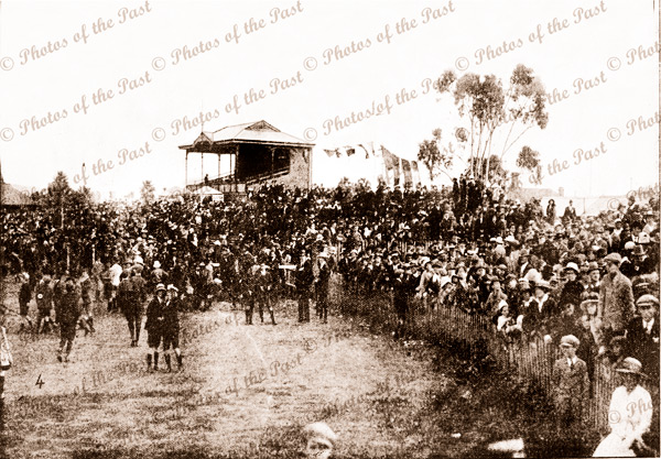 Crowd watching aviator Harry Butler at Unley Oval, SA. ‘Unley Aviation ...