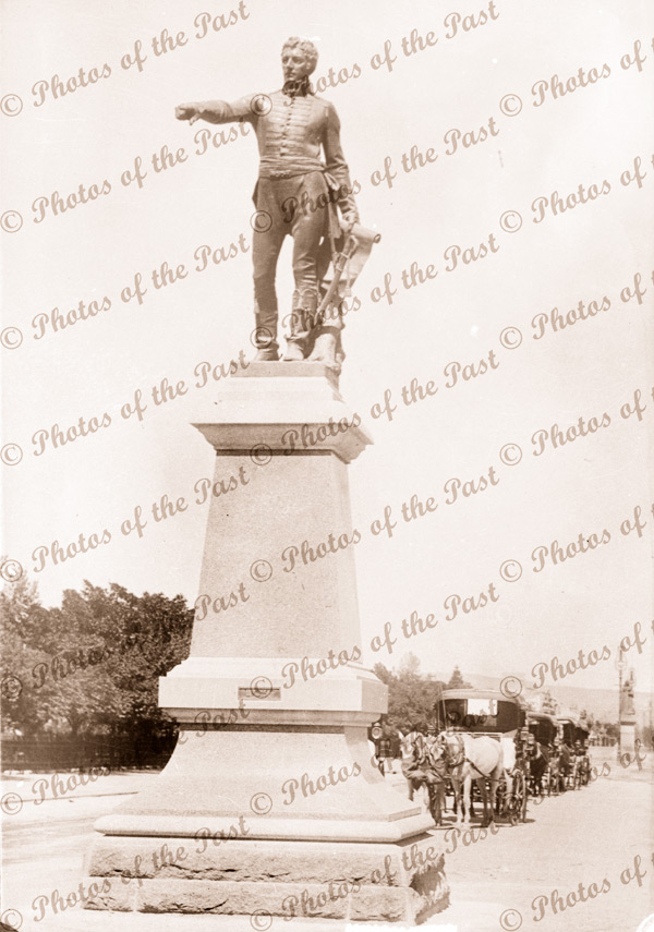 Light statue – Photos of the Past