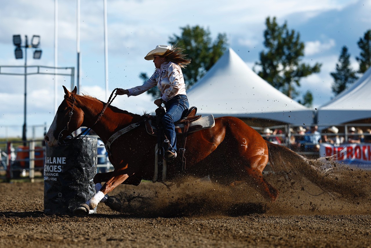 HOME [okotoksprorodeo.com]