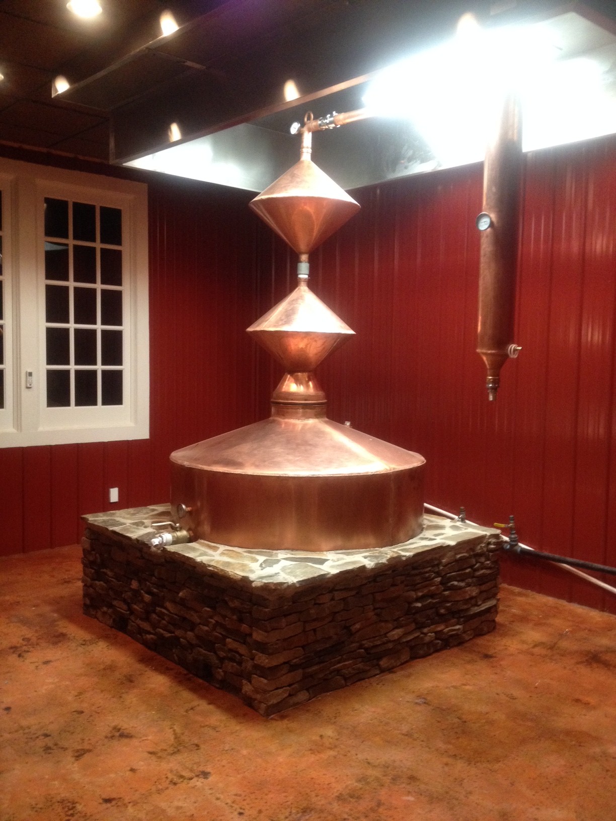 Copper moonshine stills, distillers, distillation equipment, whiskey Rum