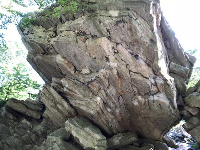 Rockclimbr - Free Outdoor Bouldering Guides and Route Mapping Tool