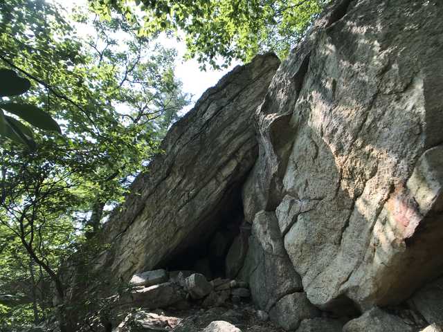 Rockclimbr - Free Outdoor Bouldering Guides and Route Mapping Tool