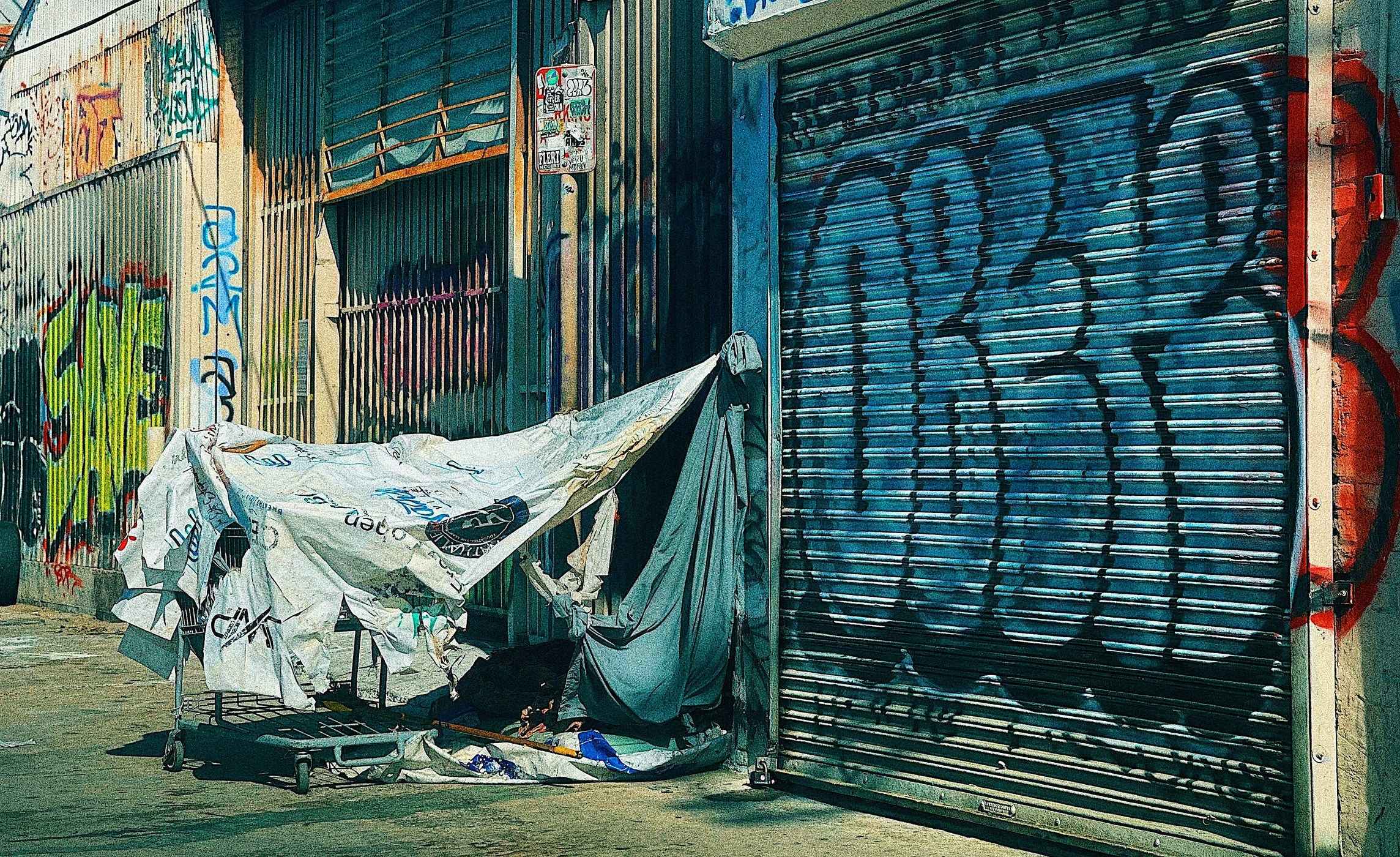 12 Poorest Neighborhoods in Los Angeles (2024) | PropertyClub