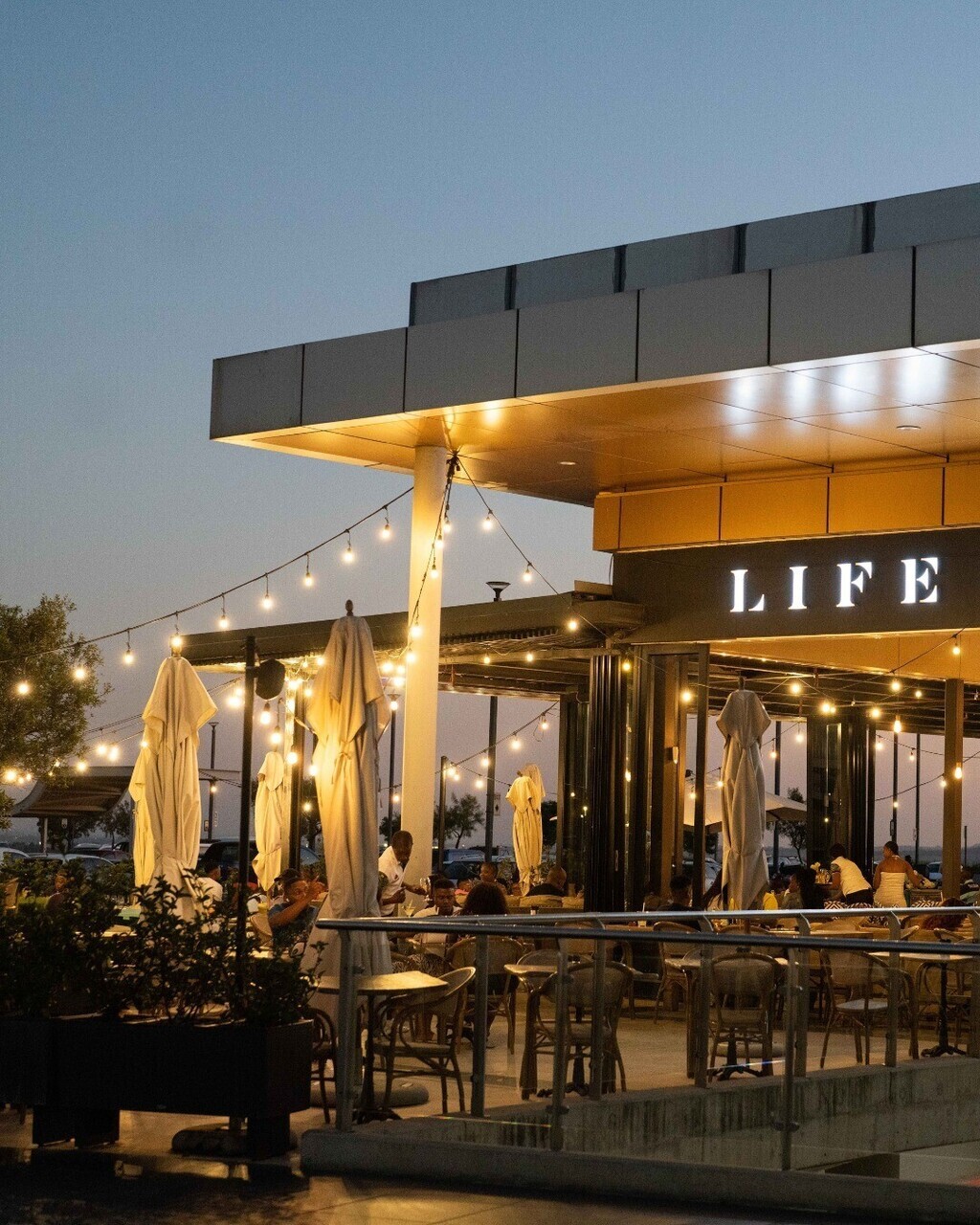 Life Grand Cafe Mall of the South - Johannesburg | Diningcity.co.za