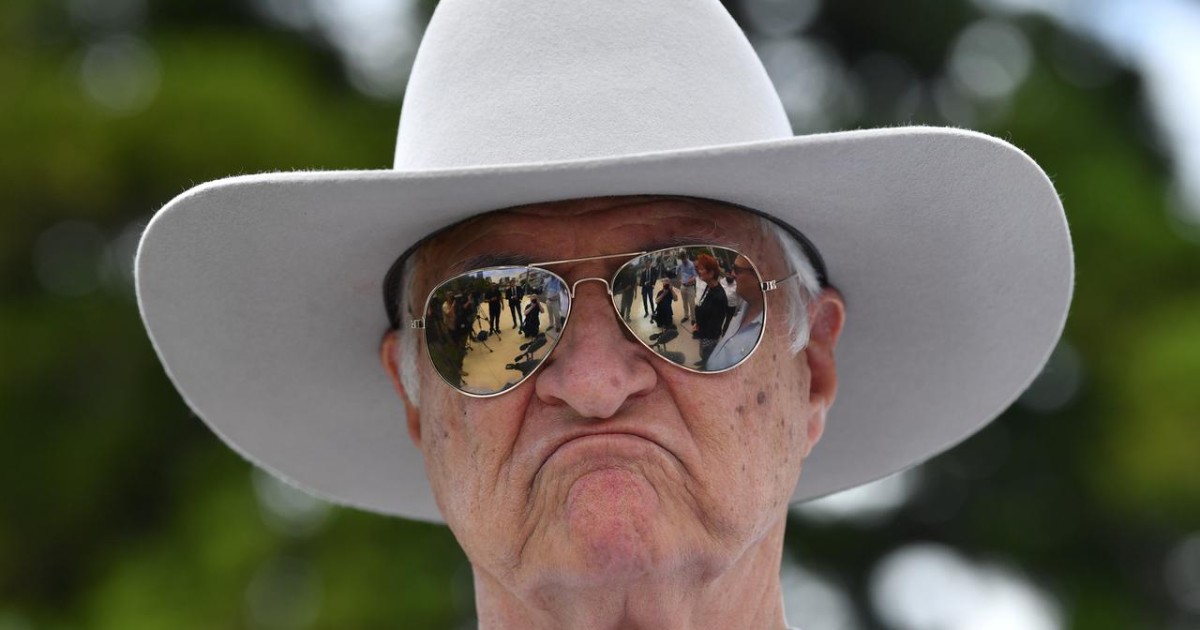 Katter misfires with wild guns in school quote | AAP Katter misfires with wild guns in school quote | AAP