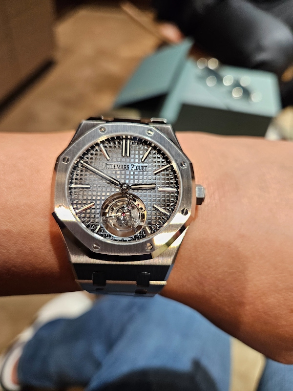 Audemars Piguet - AP Flying Tourbillon 26730ST!