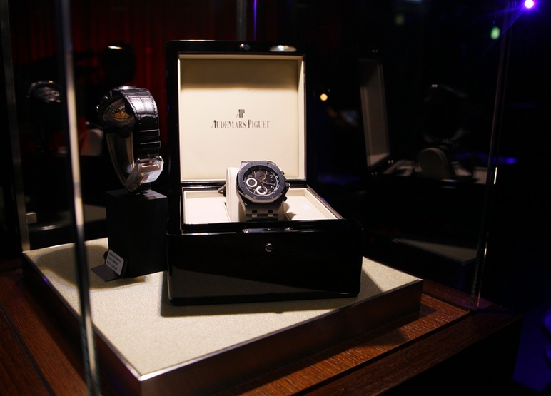 Audemars Piguet - GINZA 7 Forged Carbon