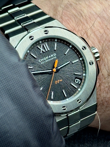 Chopard - Textured dial 🧡🖤