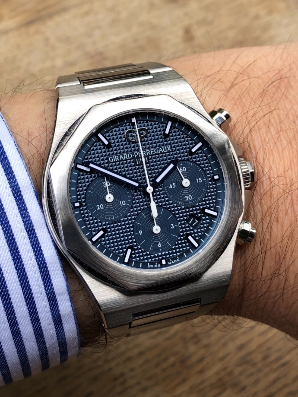 Girard Perregaux - Spotted this beauty today: the GP Laureato ...