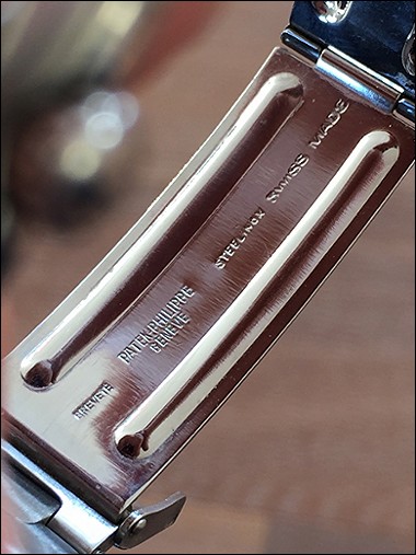 Patek Philippe - PP Nautilus clasp.